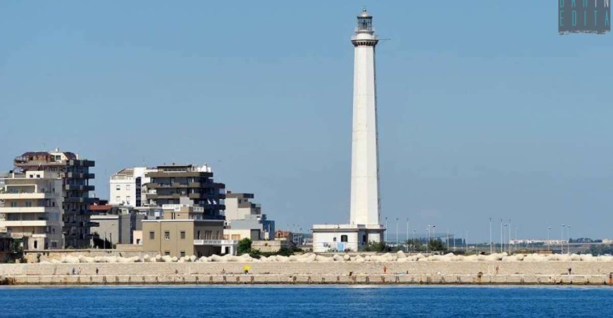 San Cataldo: l'ex rione a luci rosse che, circondato dal mare, vive all ...