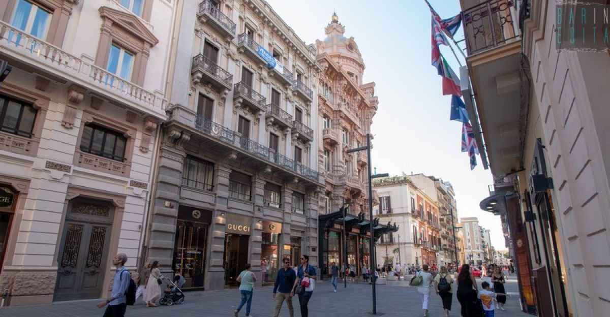 Le storie, i negozi e i palazzi di via Sparano: strada di Bari in ...