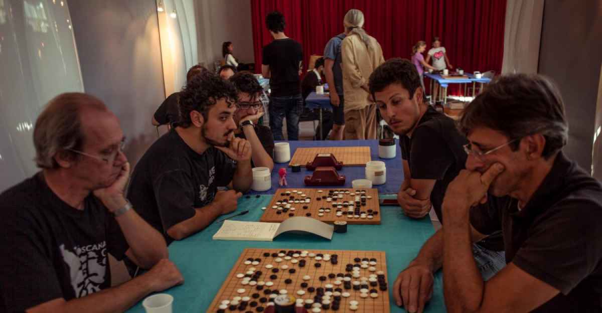Alla scoperta di "Go", millenario gioco da tavola: «Ma in Italia pochi ...
