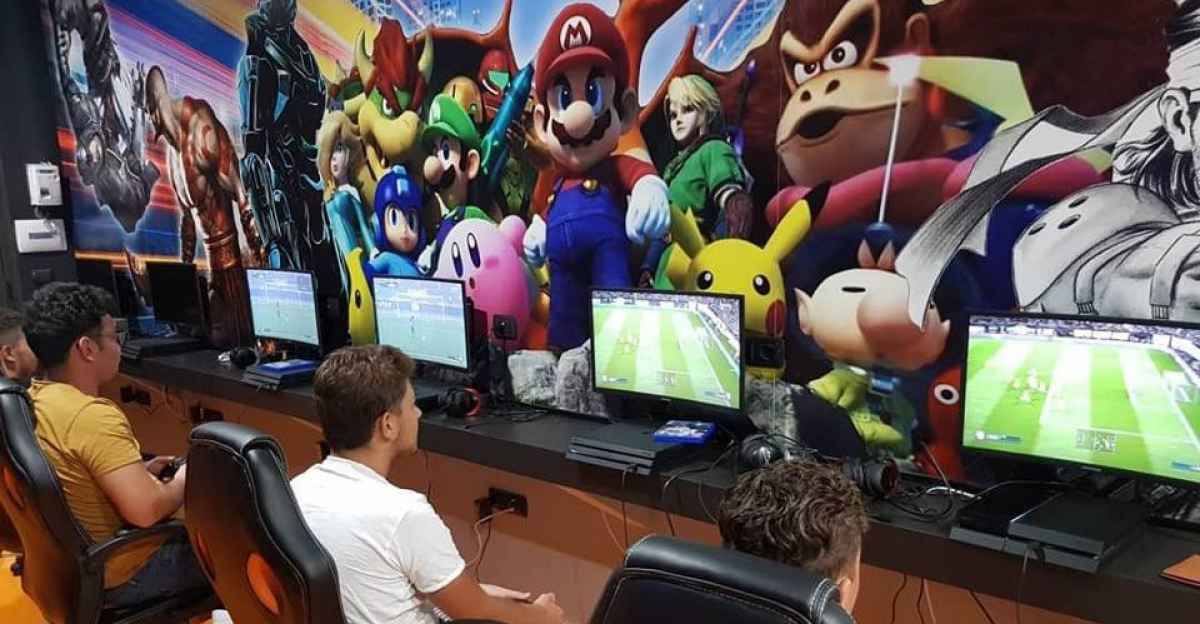 Giocare ai videogames in compagnia, come negli anni 80: a Bari apre una ...