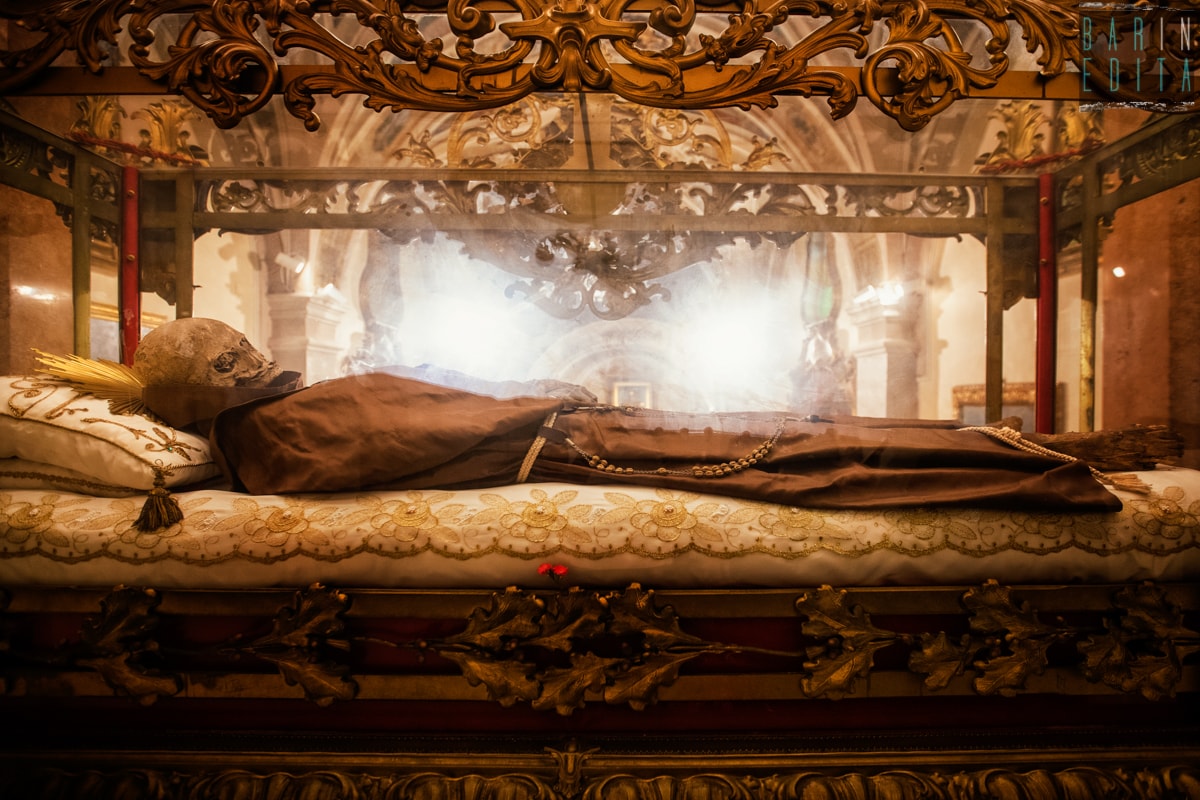 Bitetto, dita trafugate e alberi miracolosi: la storia del Beato ...