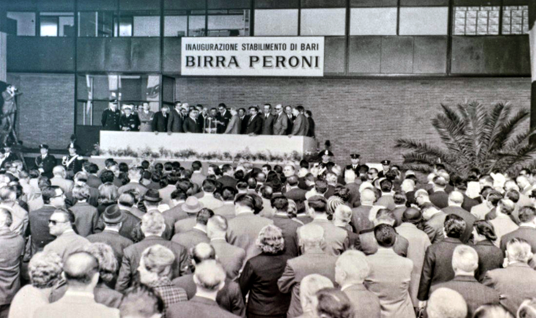 Peroni, la storia della birra più amata di Bari: dagli esordi in via ...