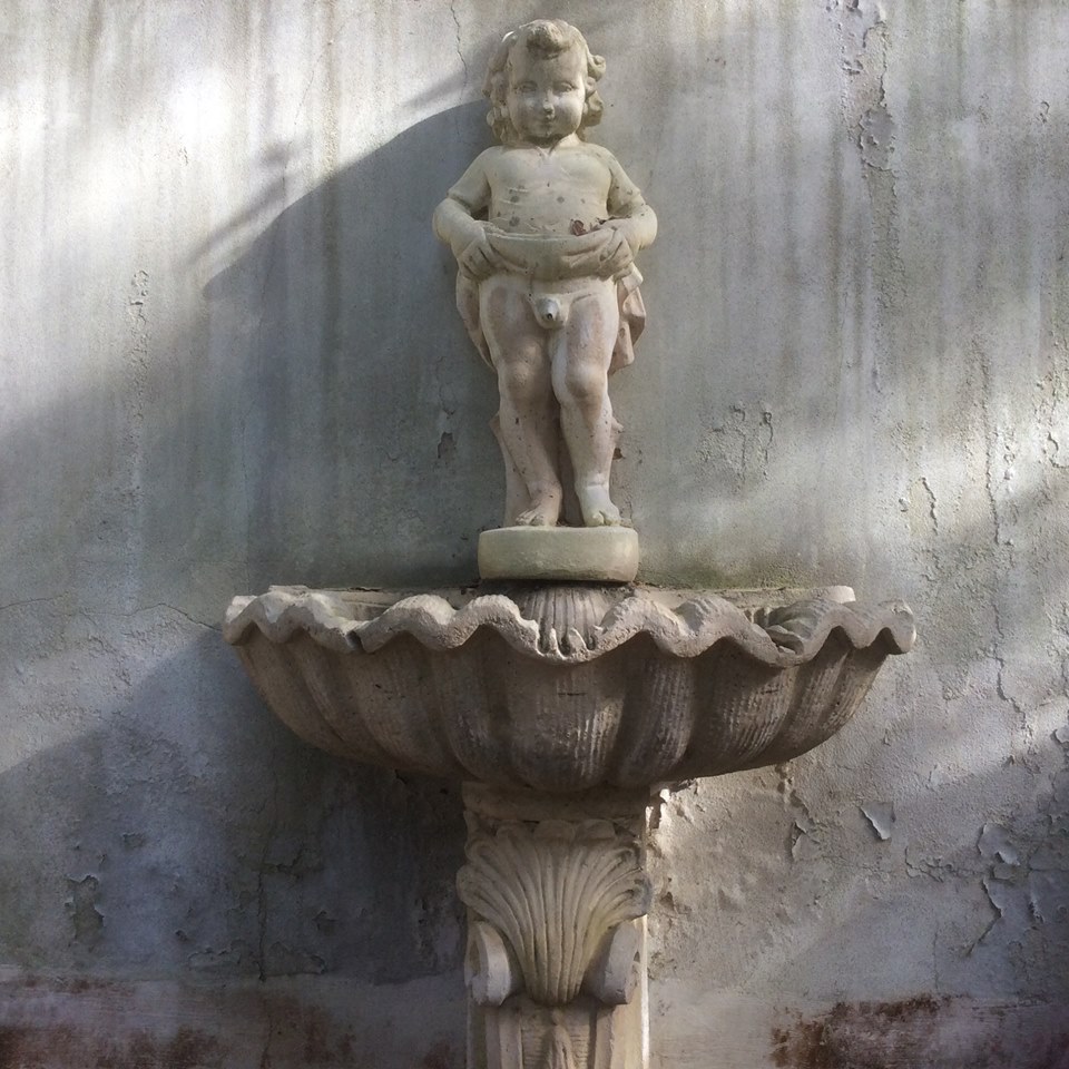 Bari: giardini, fontane, libri e torri. E' l'ottocentesca Villa La ...