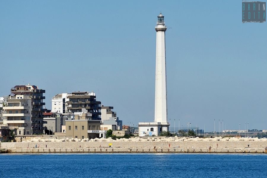 San Cataldo: l'ex rione a luci rosse che, circondato dal mare, vive all ...